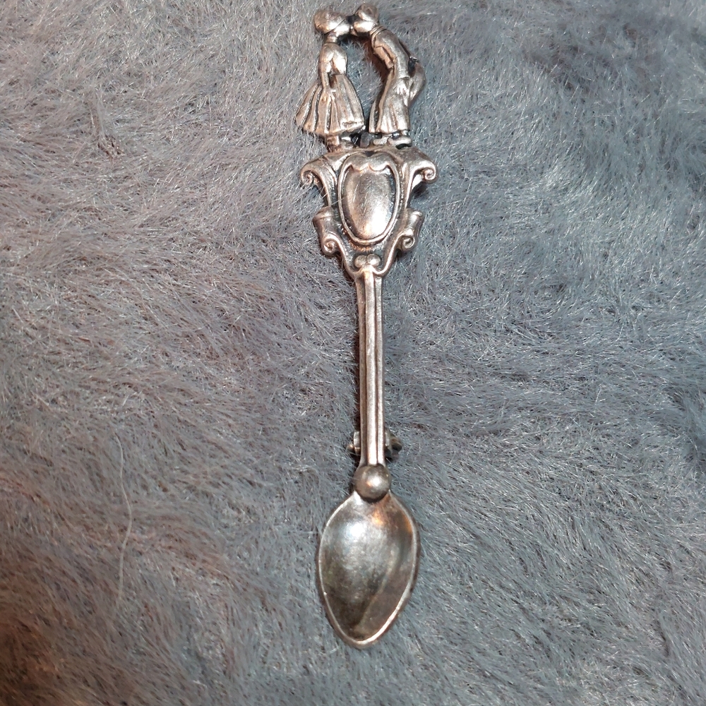 Vintage Sterling Silver Kissing Couple Spoon Pin Broo… - Gem